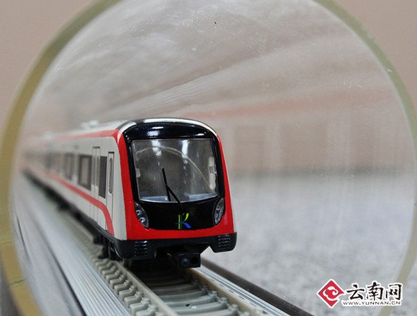 昆明地铁首期1号线列车微缩模型发布 元旦东风广场站订购|列车|模型_凤凰资讯