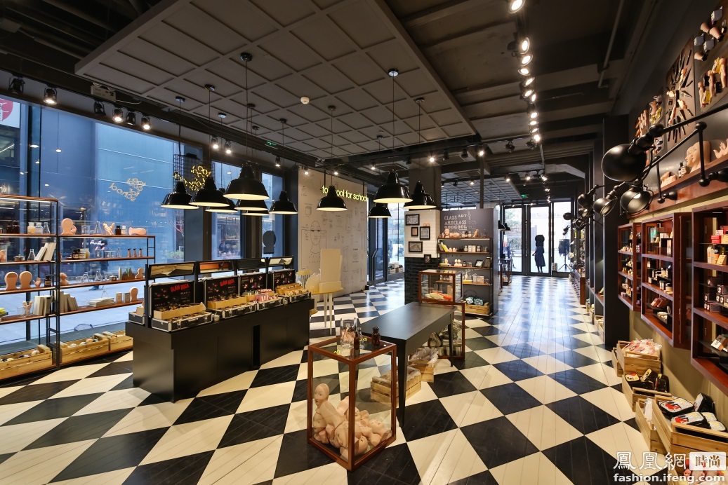 韩国too cool for school最大品牌概念店登陆上海_凤凰时尚